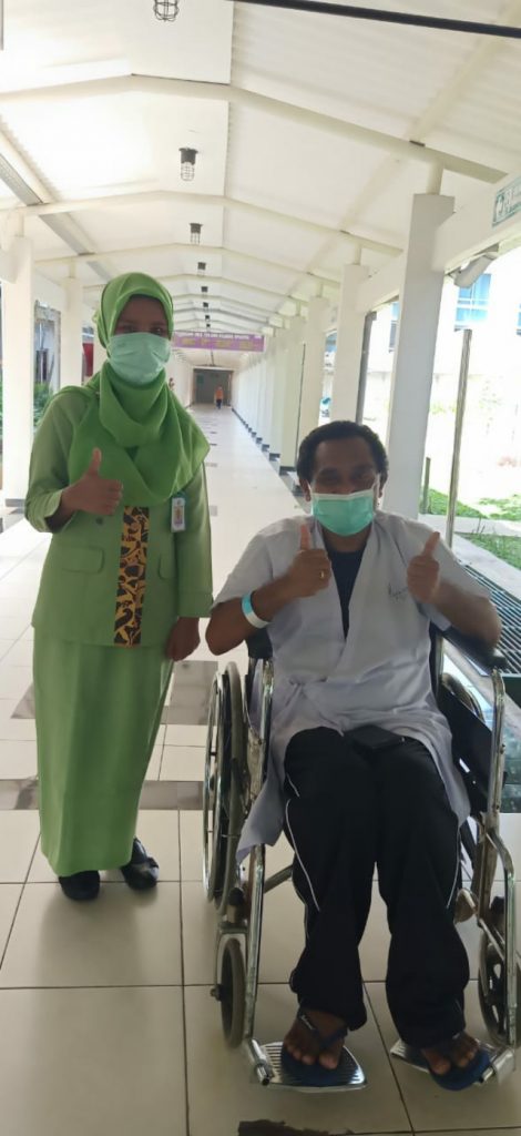 Perawat Dan Pendoa Berjilbab - Potretmaluku.id